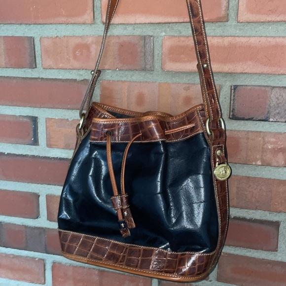 Brahmin | Bags | Brahmin Vintage Bucket Bag Gold Hardware Authentic ...